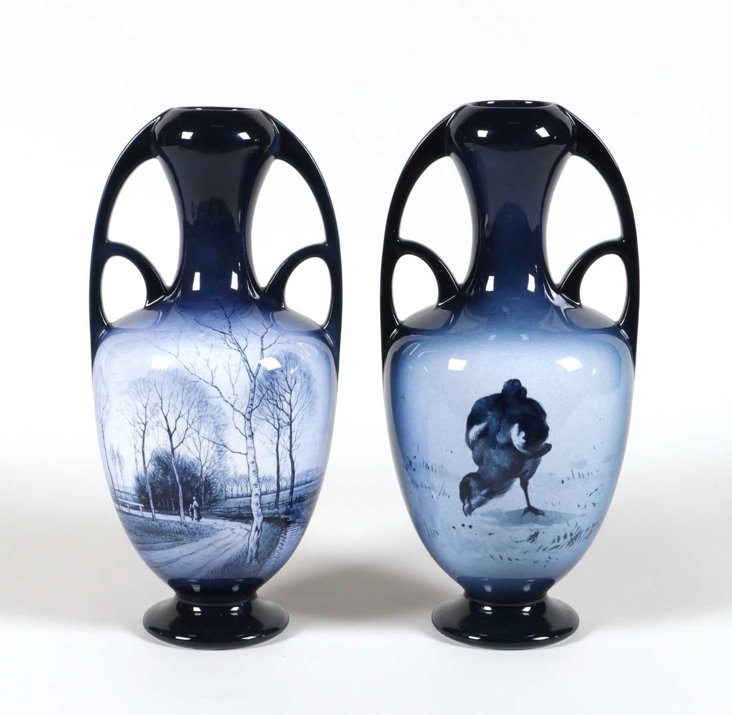 Lot 202 - Twee vazen met landschap en landschappelijk